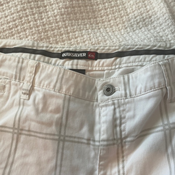 Quiksilver | Shorts | Mens Quicksilver Shorts Pre Owned Good Condition ...